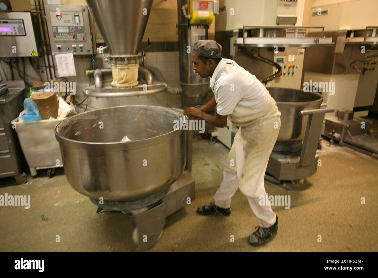 baker at work Stock Photo - Alamy