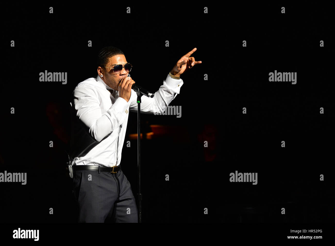 Nelly performs a Night of Symphonic Hip-Hop accompany with the Symphony ...