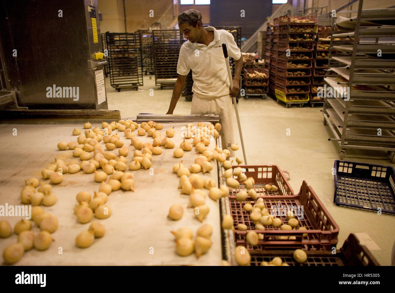 baker at work Stock Photo - Alamy