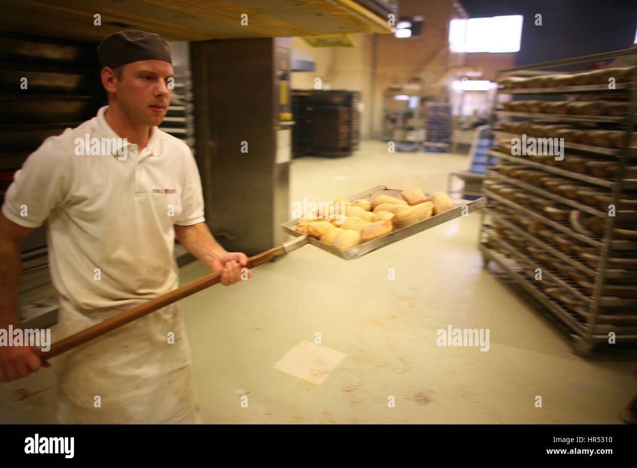 baker at work Stock Photo - Alamy