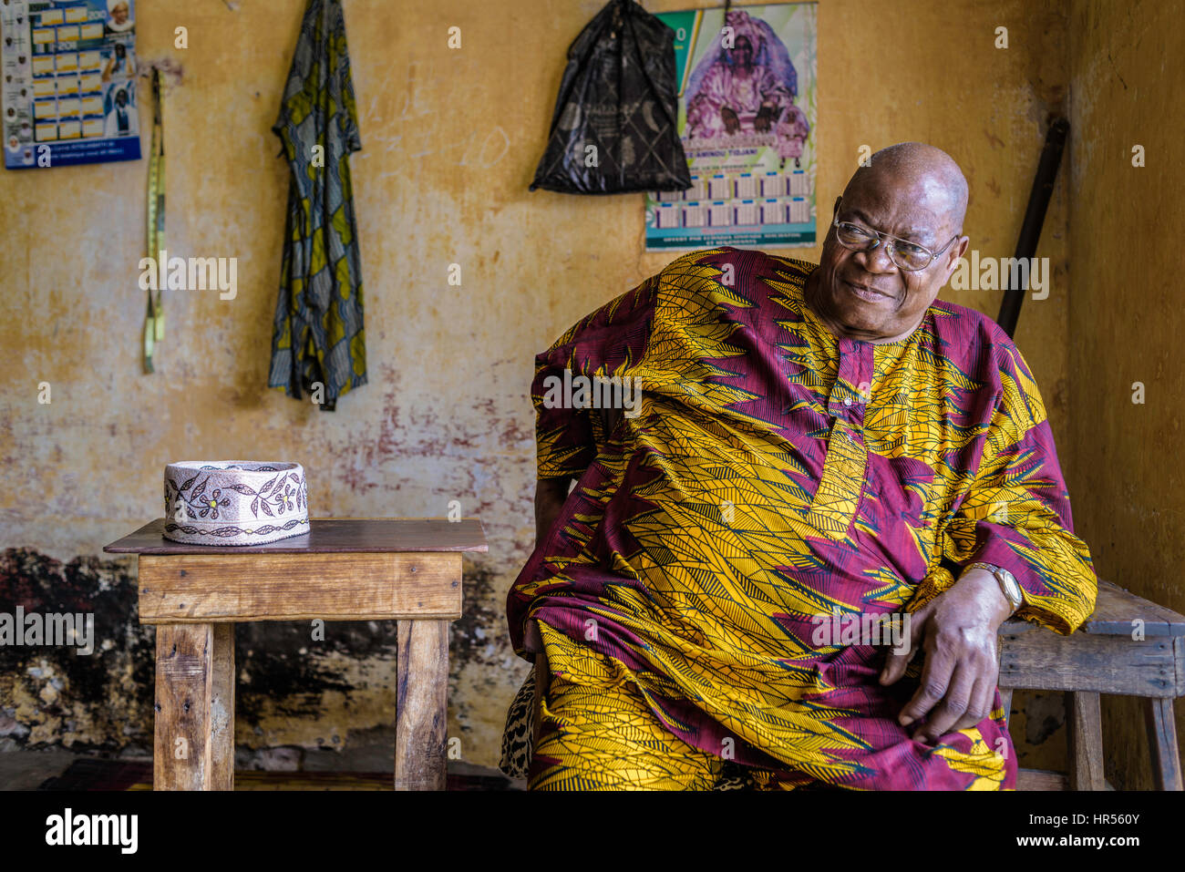 Benin dress hi-res stock photography and images - Alamy