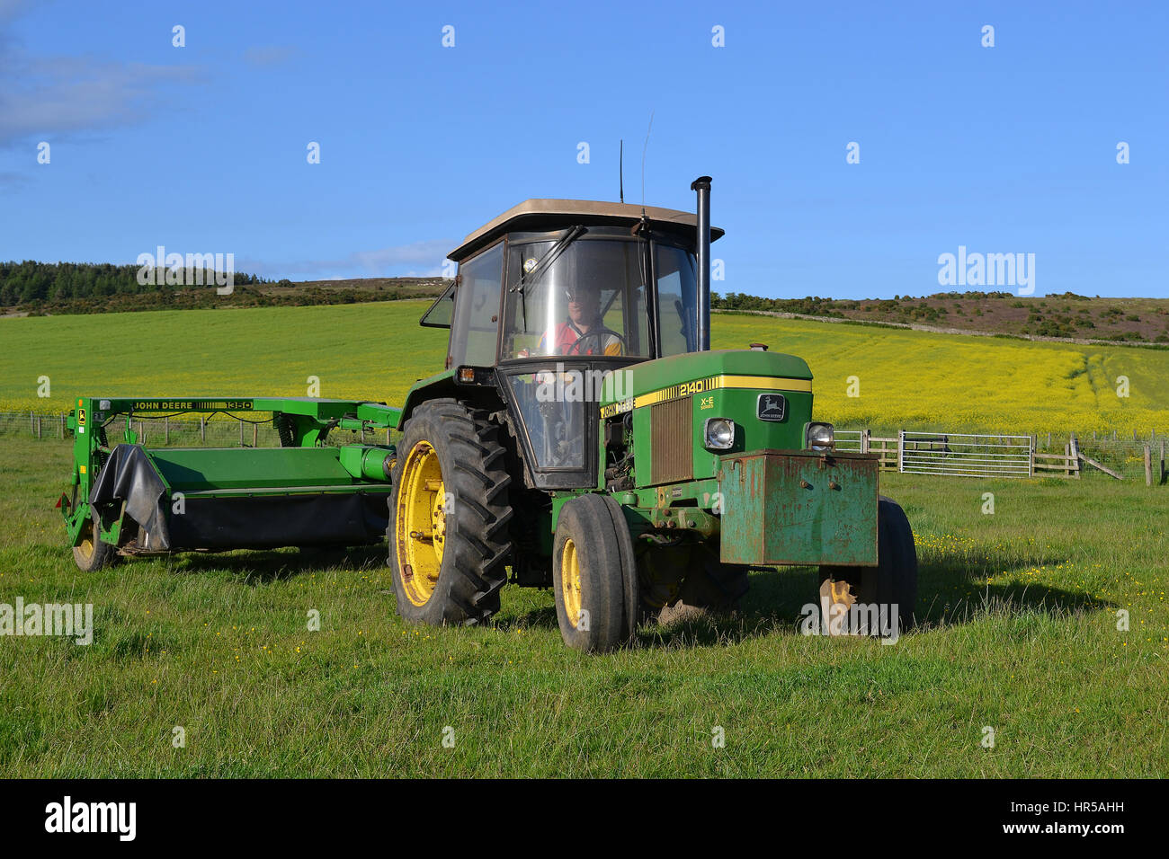 John Deere 2140 farm tractor Stock Photo - Alamy