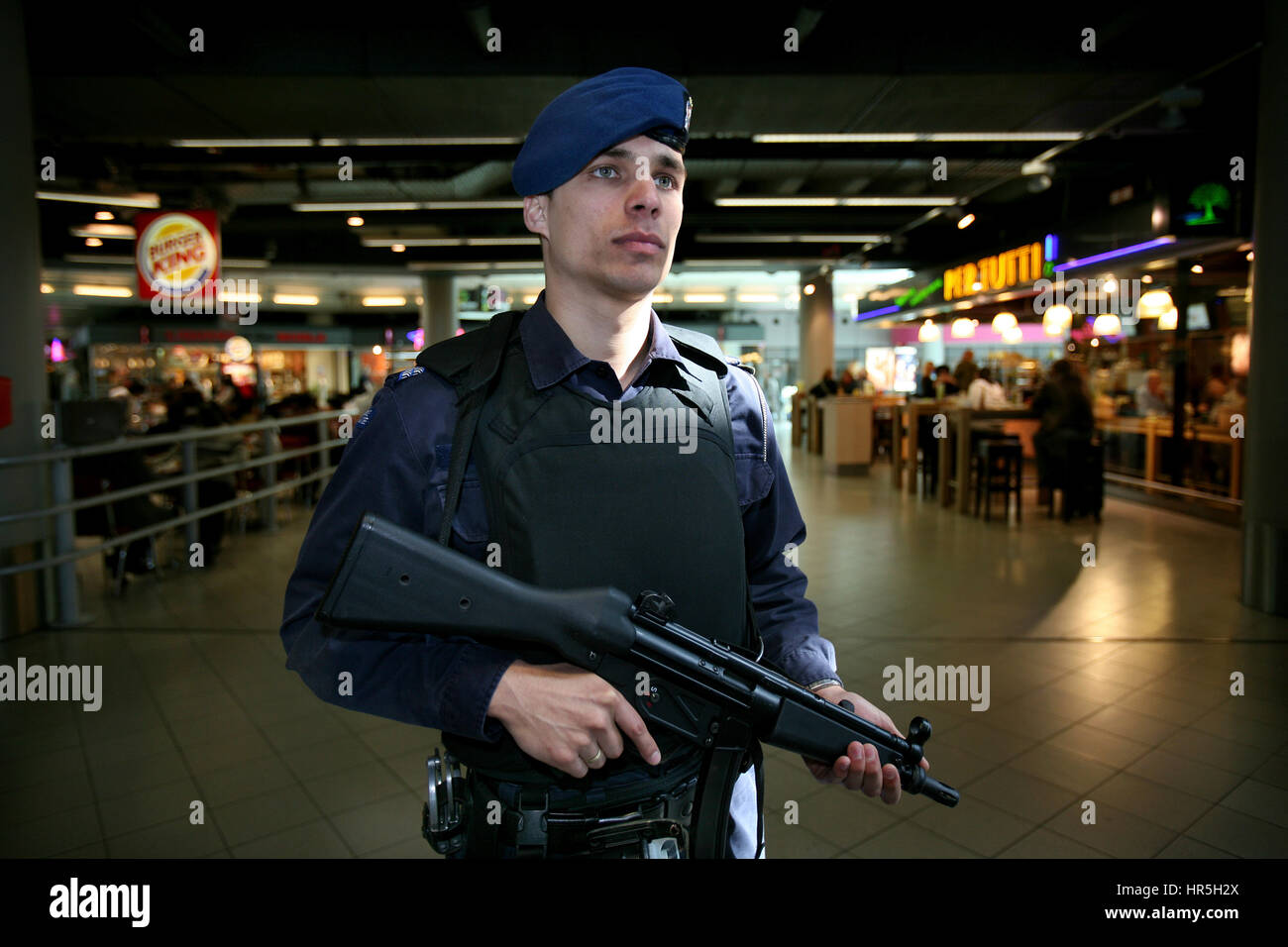 dutch gendarmerie at schiphol Stock Photo - Alamy