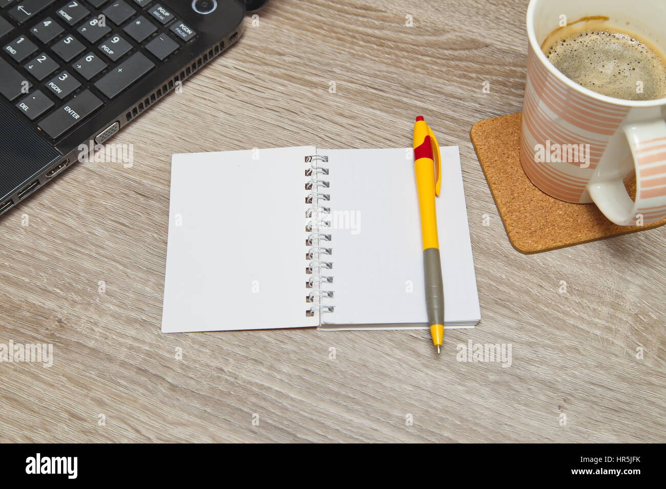 Coffee pencil notepad laptop hi-res stock photography and images - Alamy