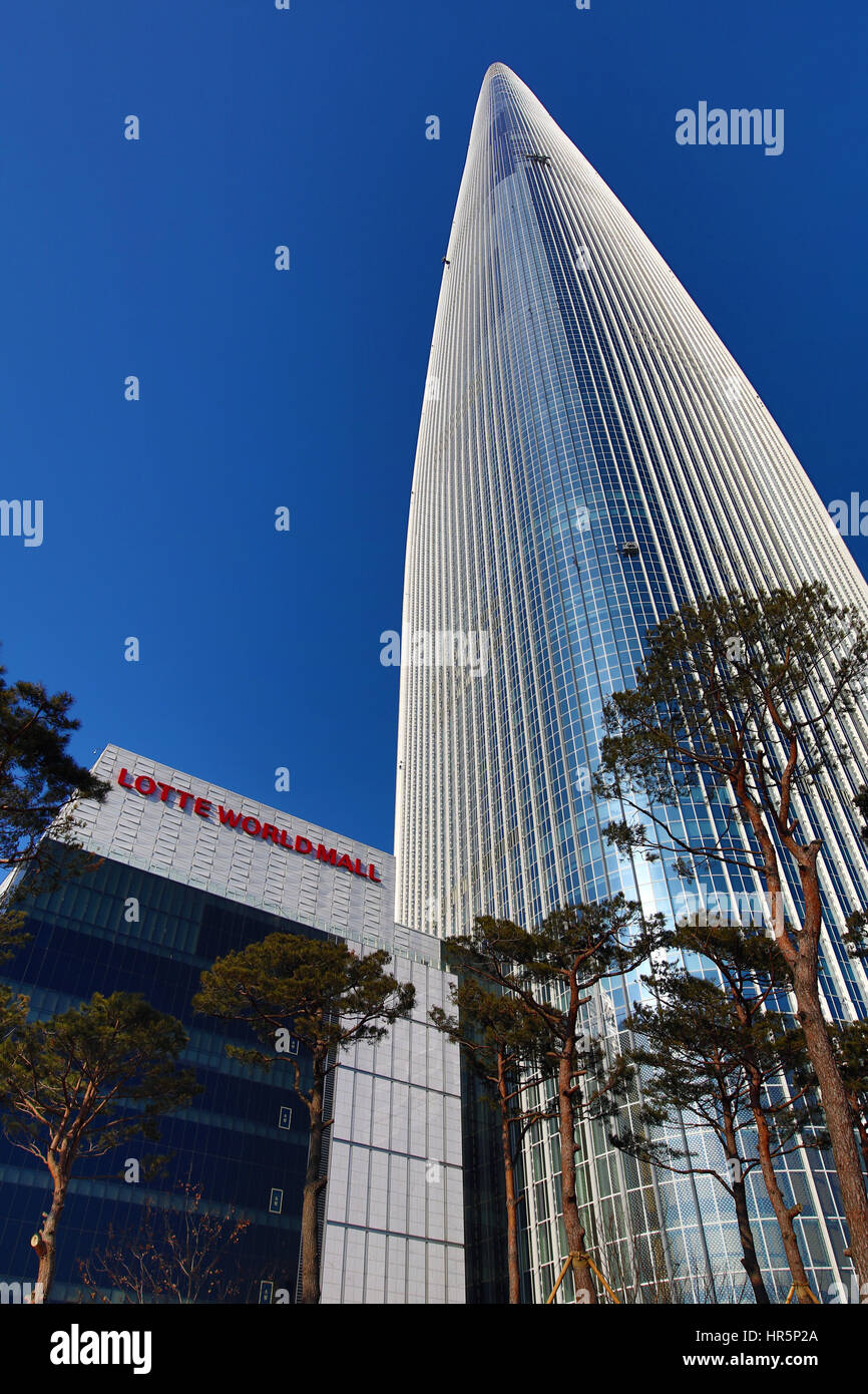 Lotte World Tower skyscraper and Mall in Jamsil, Seoul, Korea Stock ...