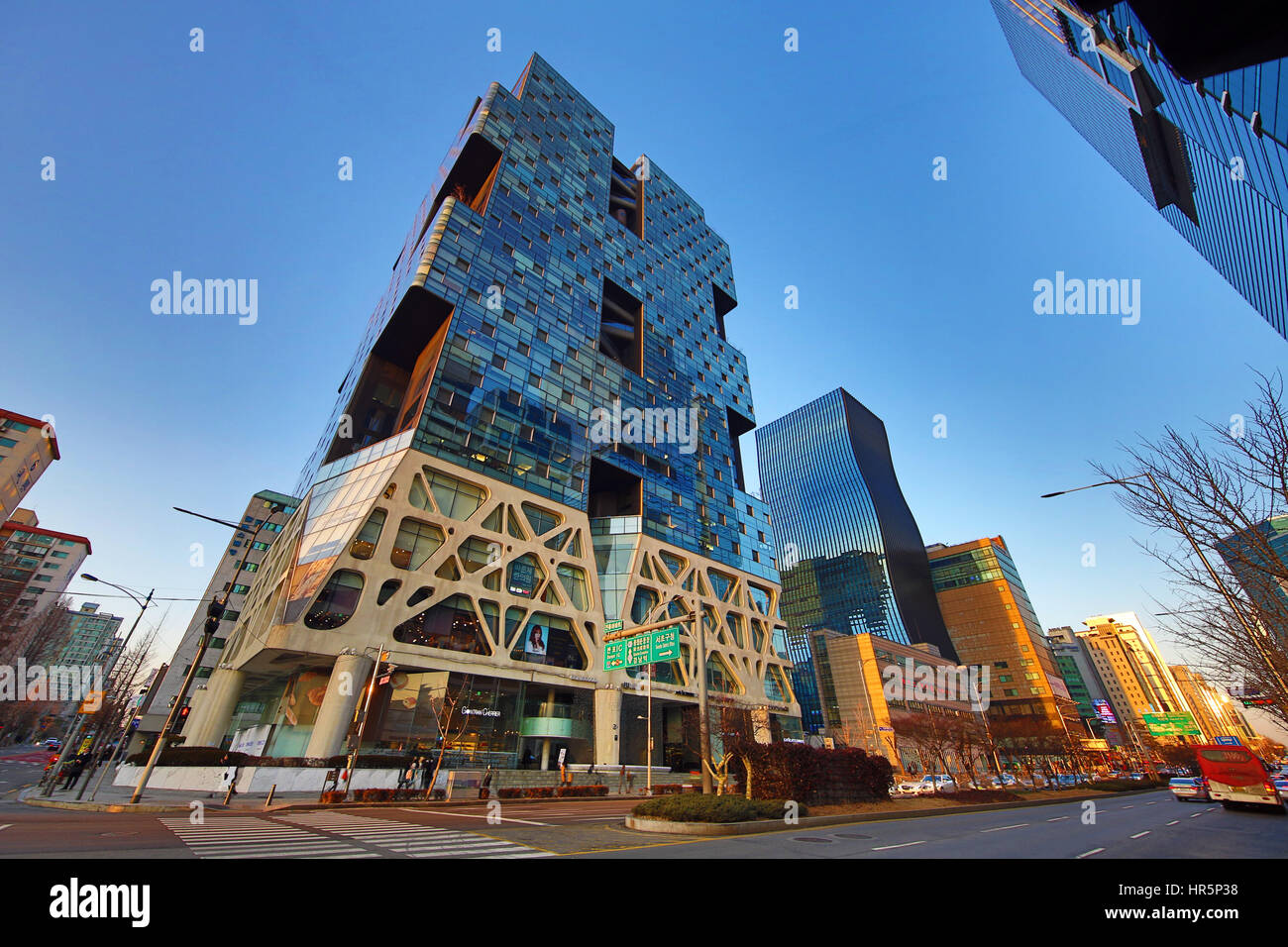 Korean buildings hi-res stock photography and images - Alamy