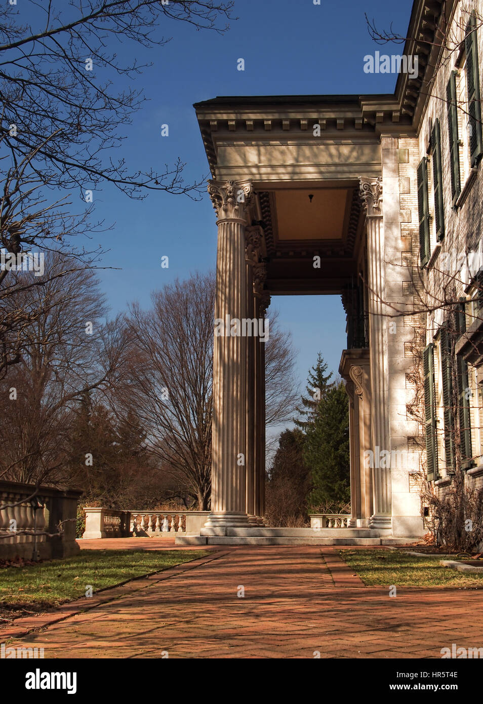 side view of the front entrance to a mansion Stock Photo - Alamy