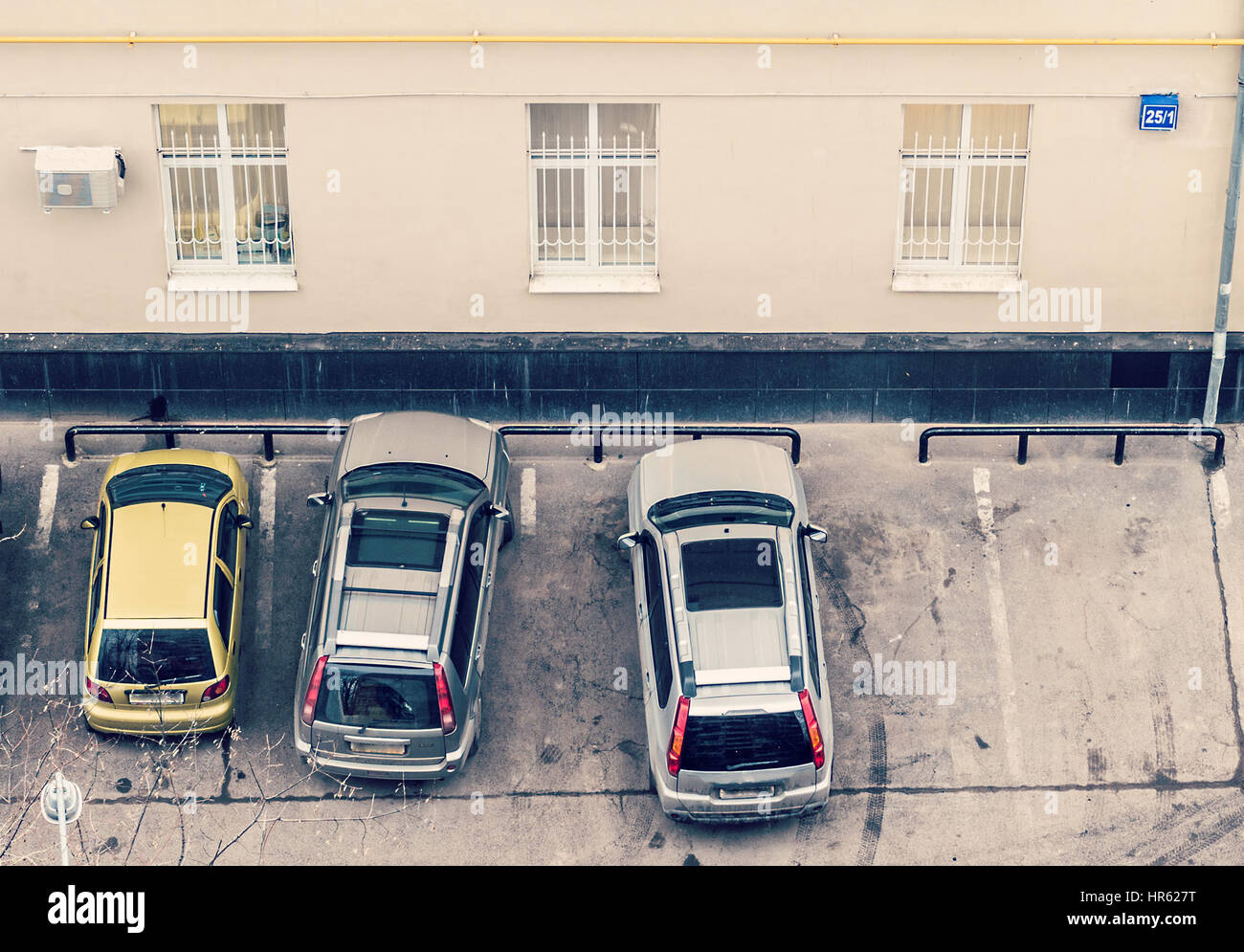 Cars parking near house hi-res stock photography and images - Alamy