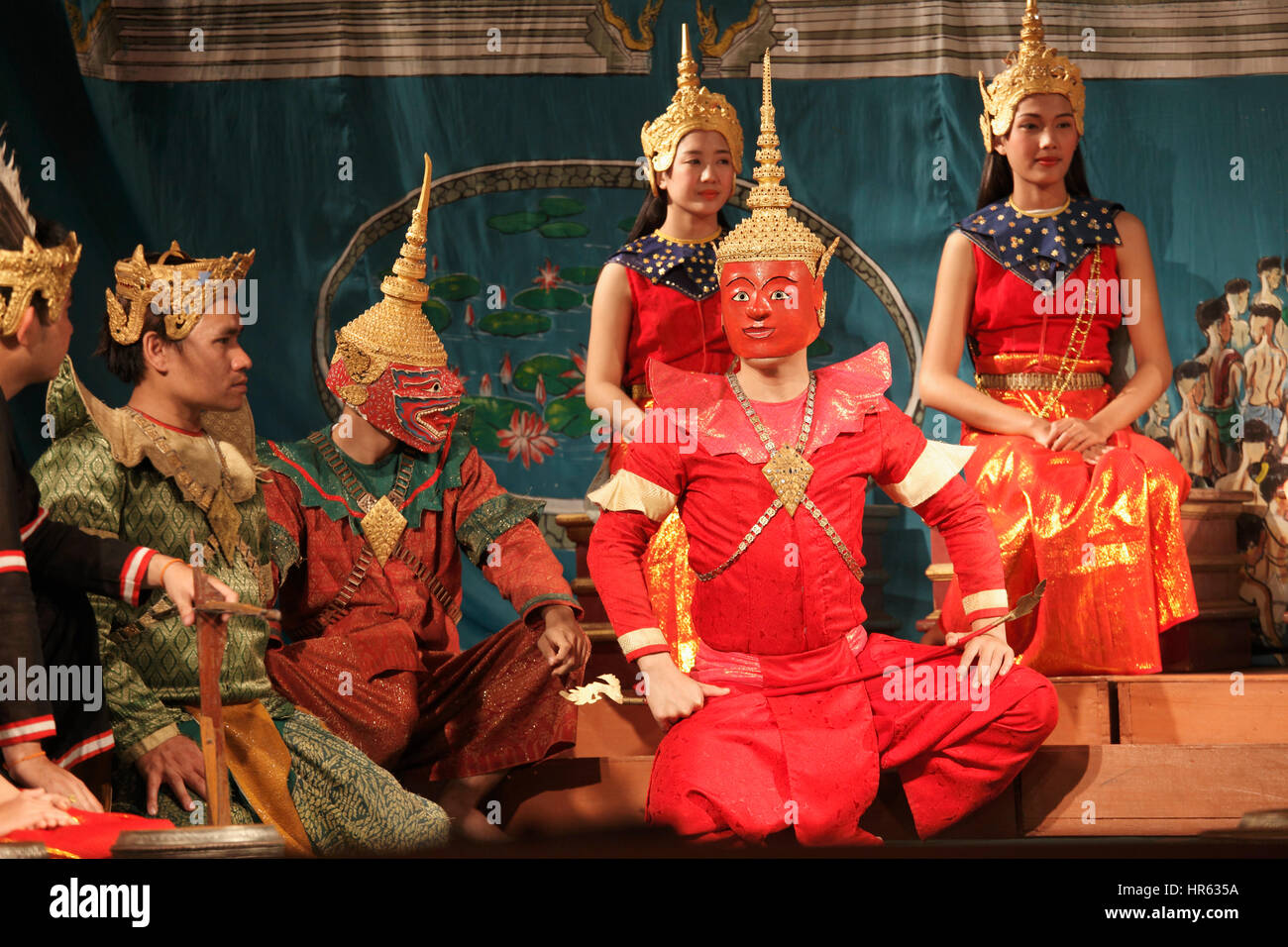 Laos dance hi-res stock photography and images - Alamy
