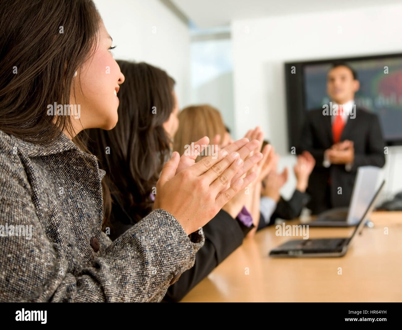 Office clapping hi-res stock photography and images - Alamy