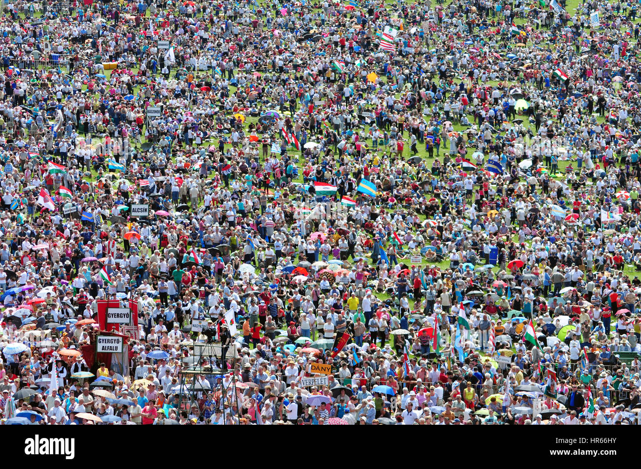 Protestant catholic gathering hi-res stock photography and images - Alamy