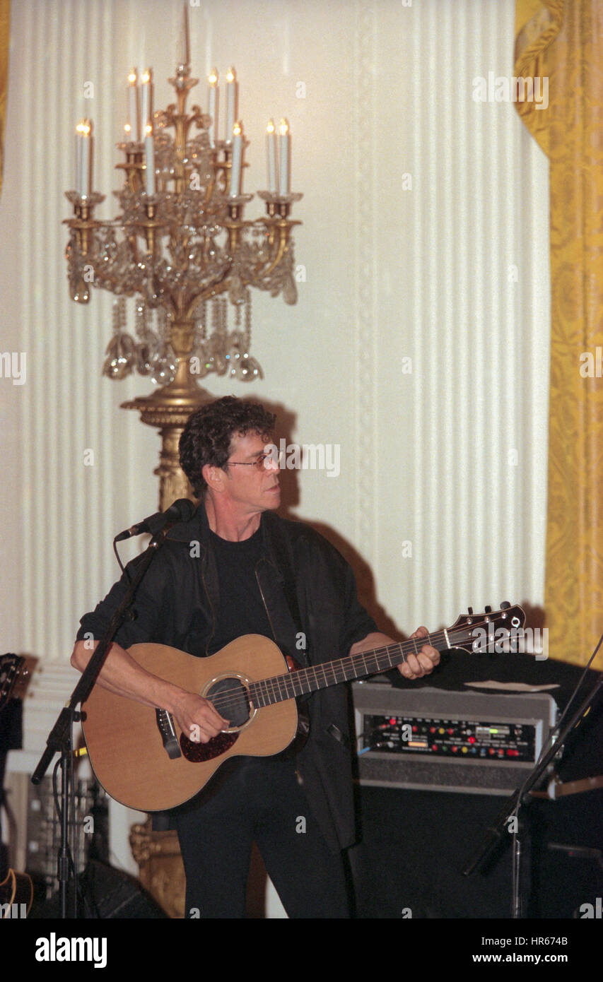 Legendary musician Lou Reed performs for the first time at the White ...