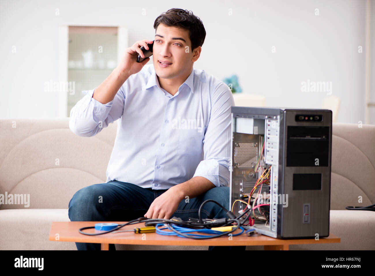 Happy customer resolving computer hi-res stock photography and images - Alamy