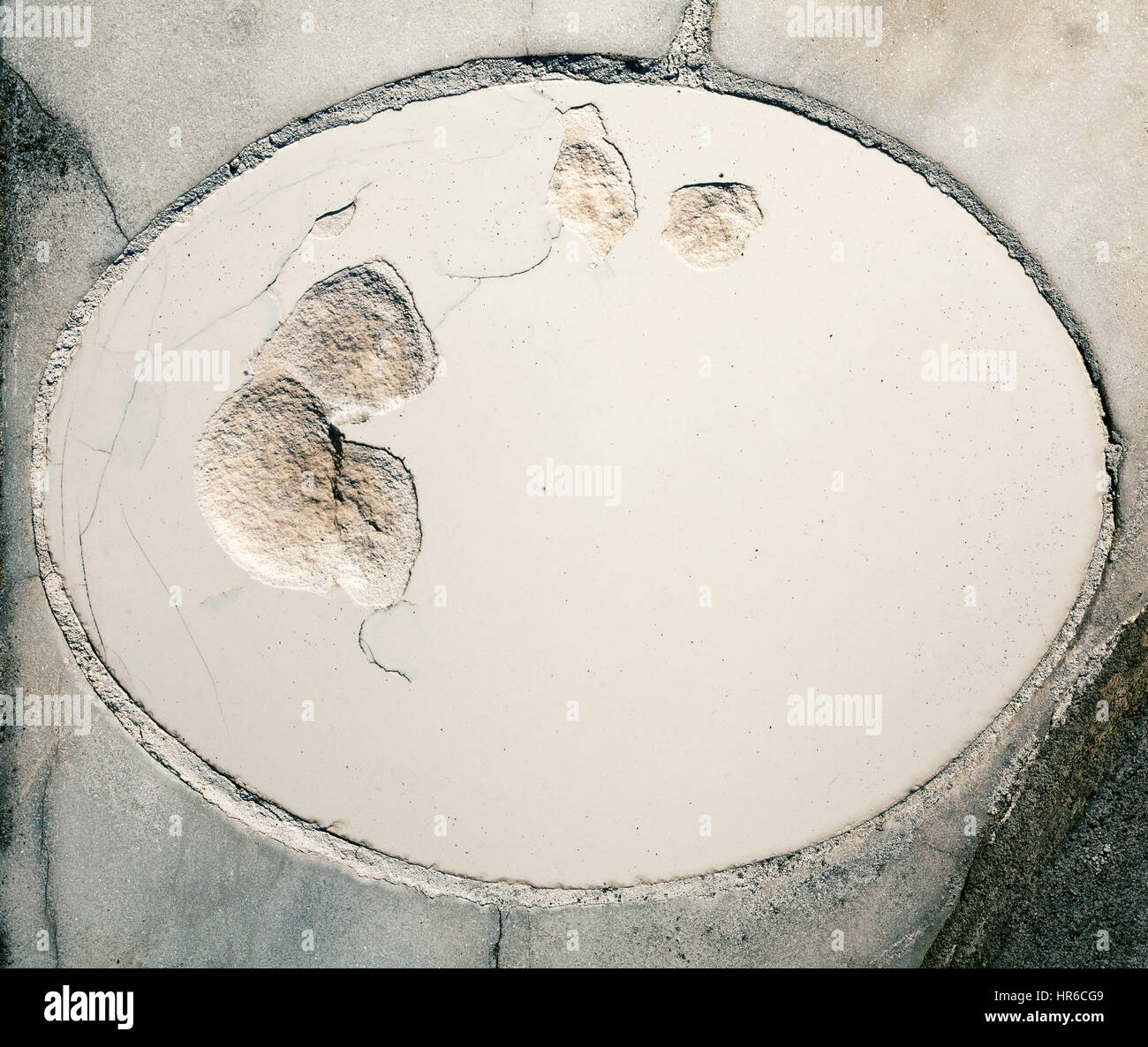 Empty cracked marble plate on a cement wall Stock Photo - Alamy
