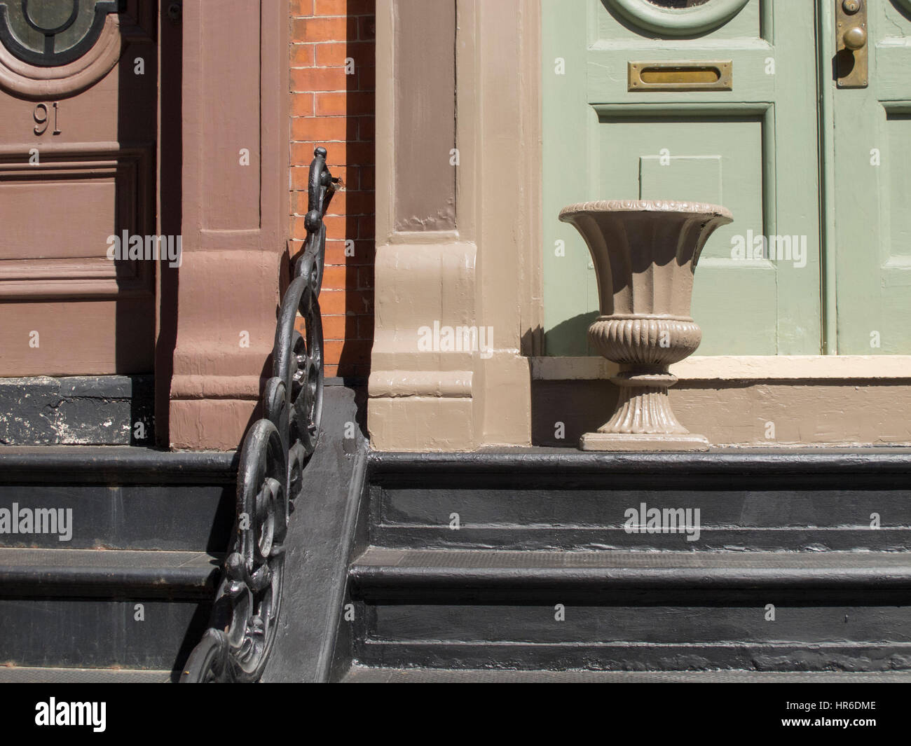 Entrance of a brownstone america hi-res stock photography and images ...