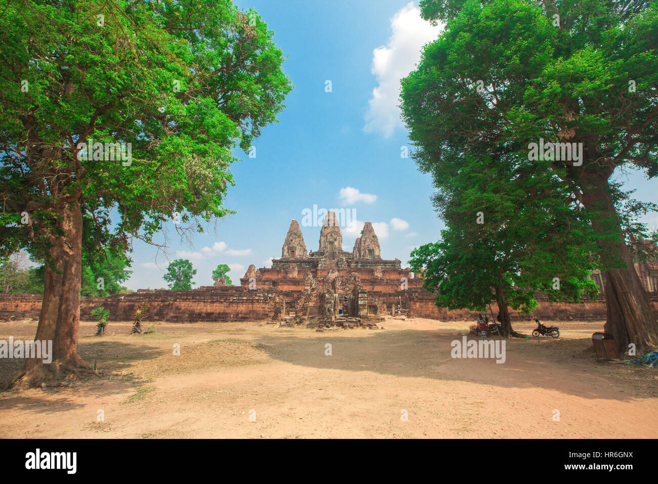 Long stairs hi-res stock photography and images - Alamy