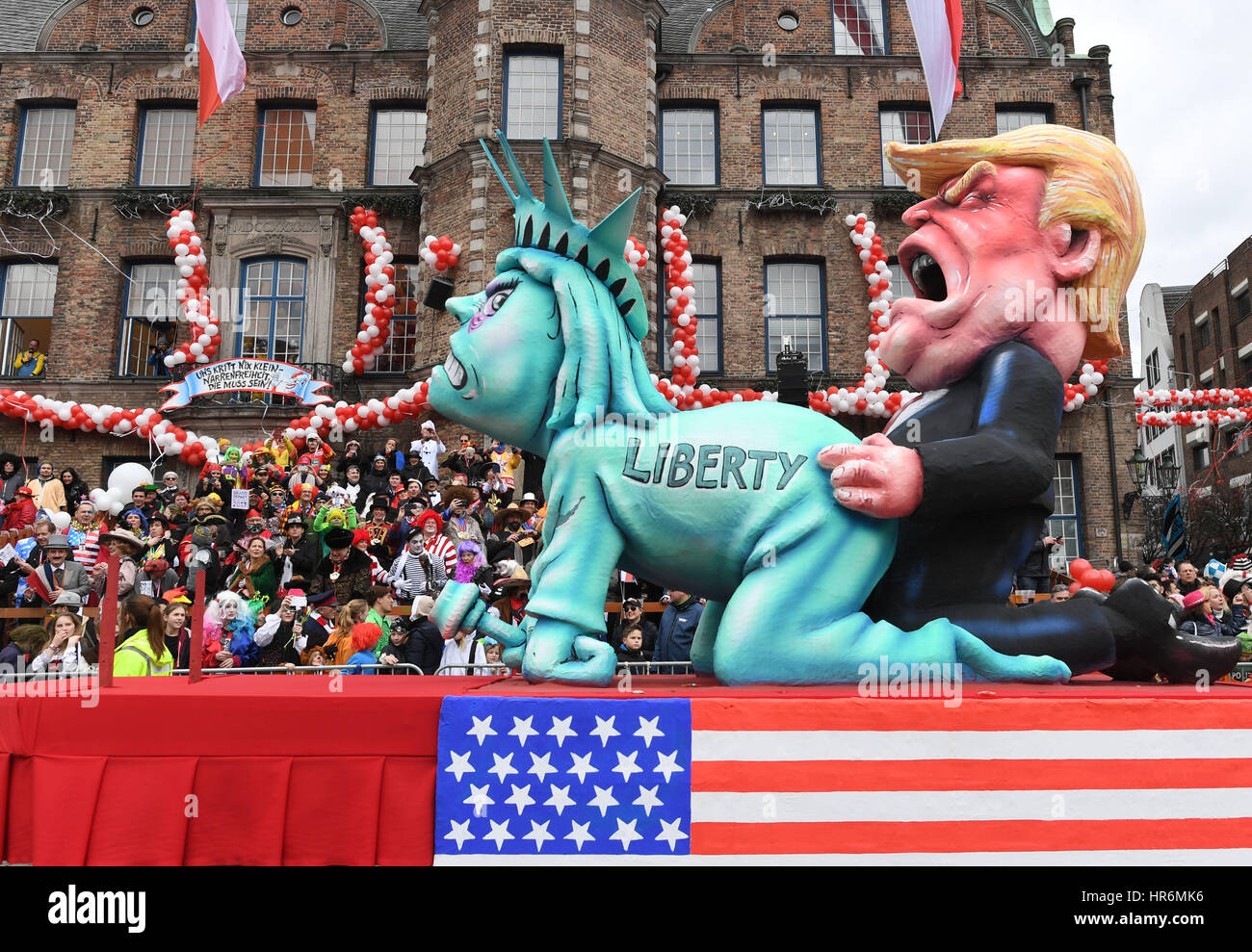 Duesseldorf, Germany. 27th Feb, 2017. A topical float on US-President ...