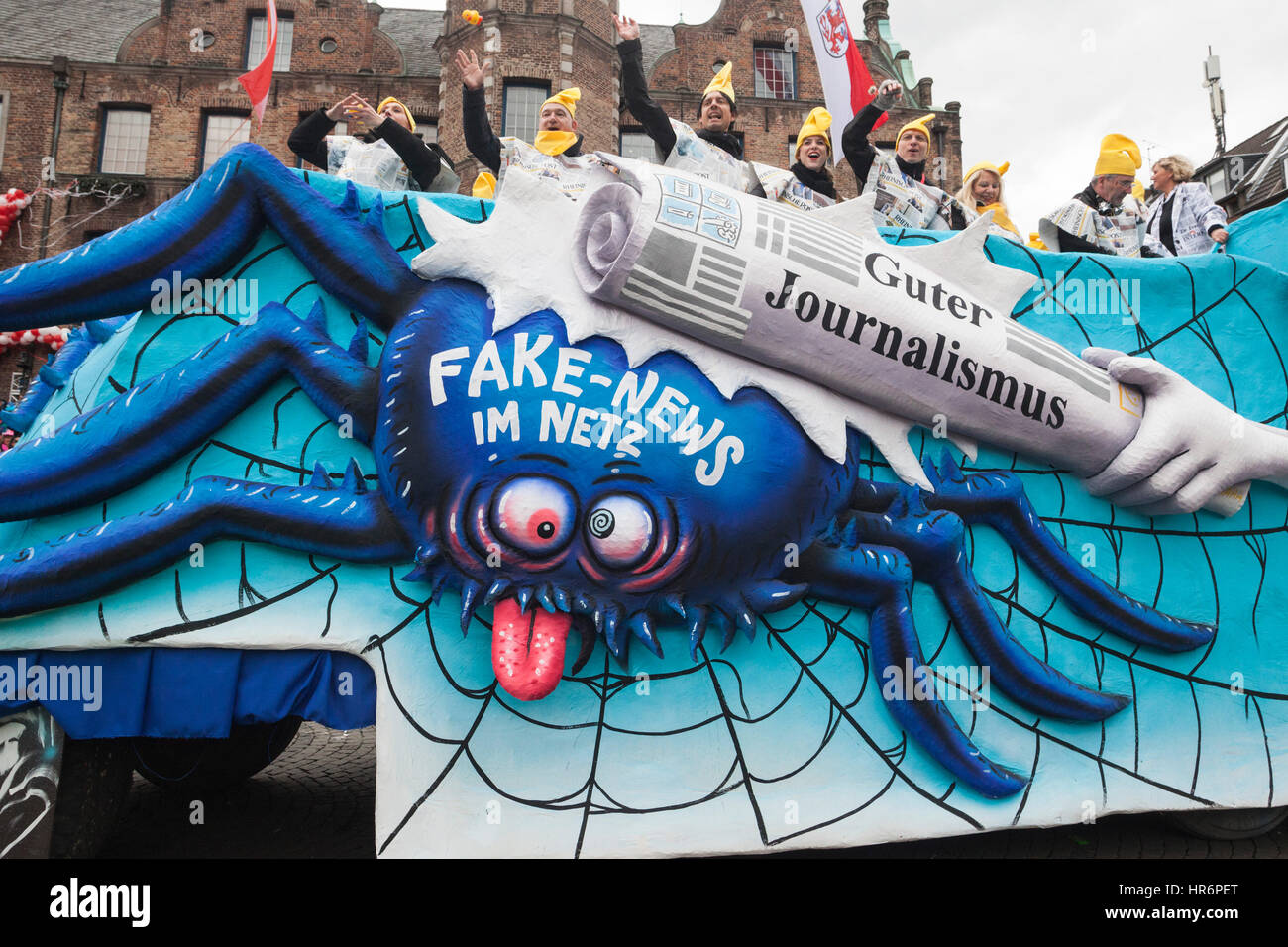 Fake news hi-res stock photography and images - Alamy