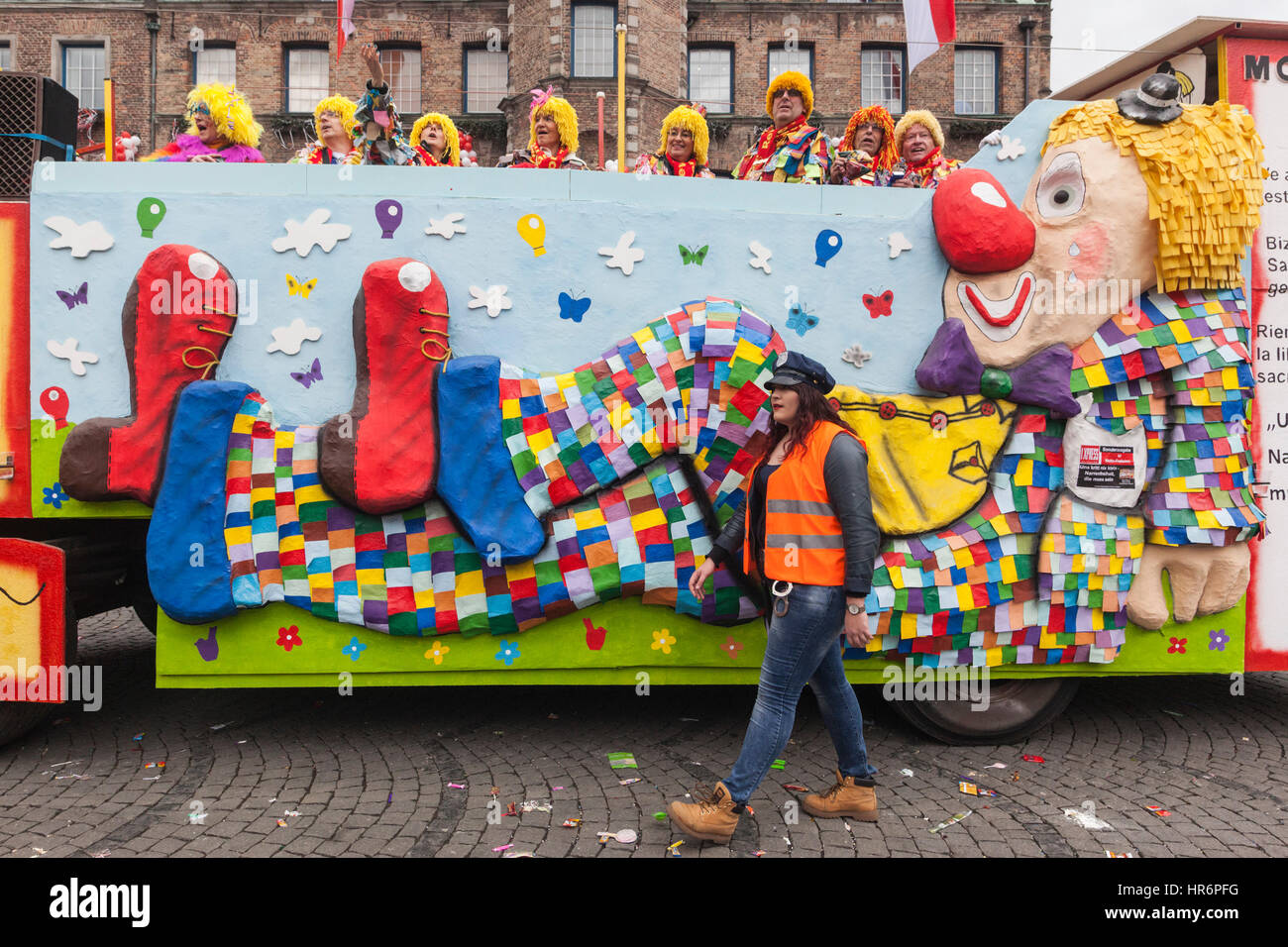 Düsseldorf, Germany. 27 February 2017. Carnival parade on Shrove Monday ...