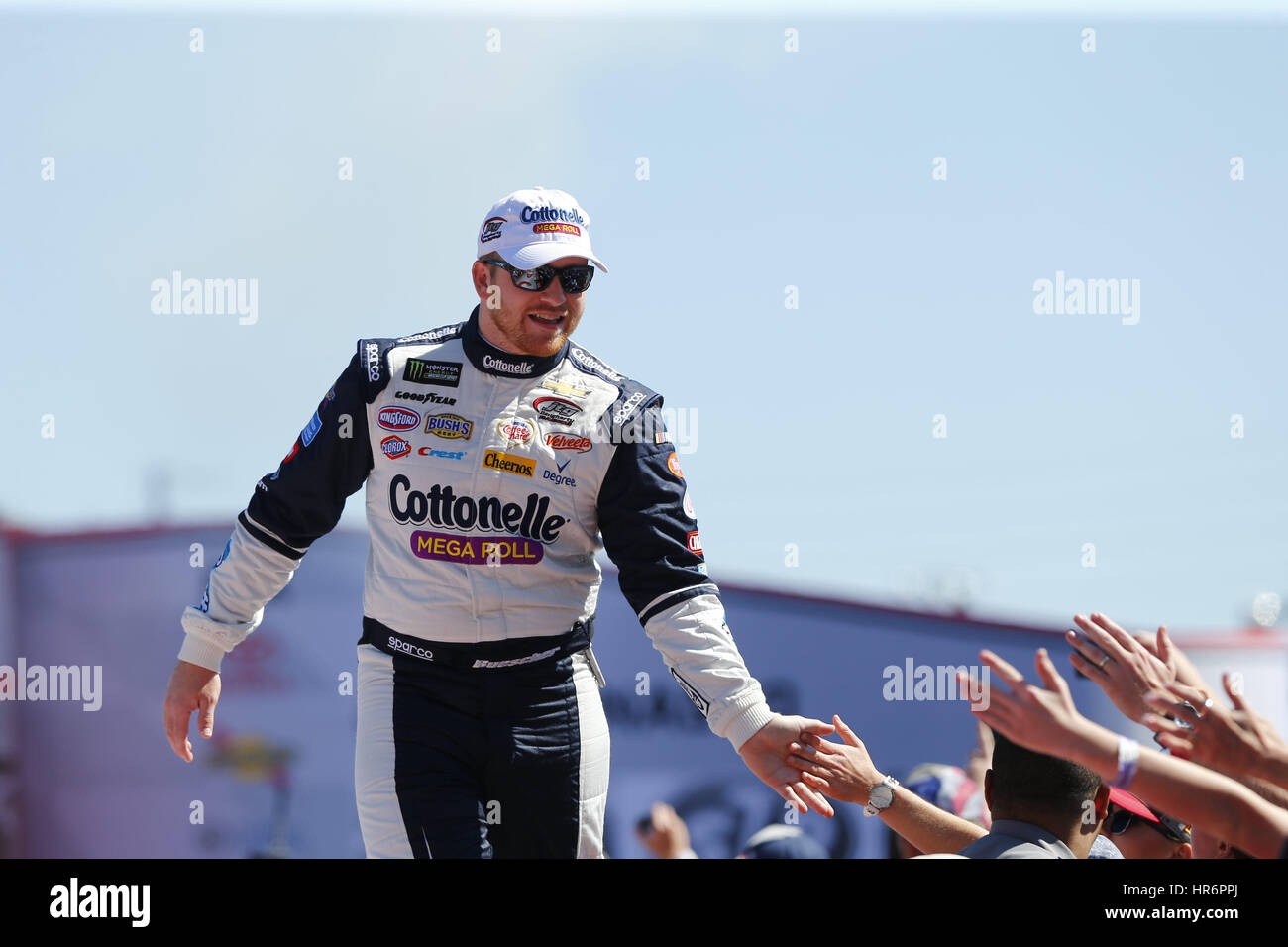 Daytona international speedway crowd hi-res stock photography and ...