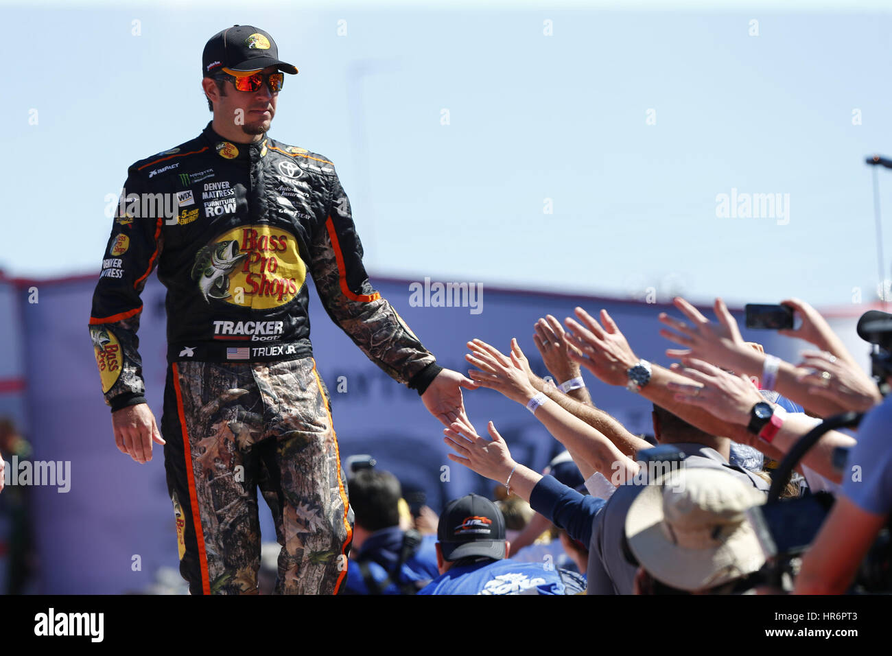 Daytona international speedway crowd hi-res stock photography and ...