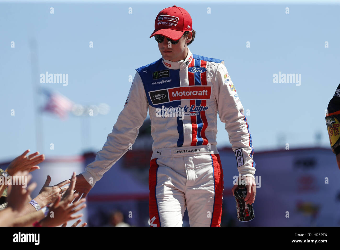 Daytona international speedway crowd hi-res stock photography and ...