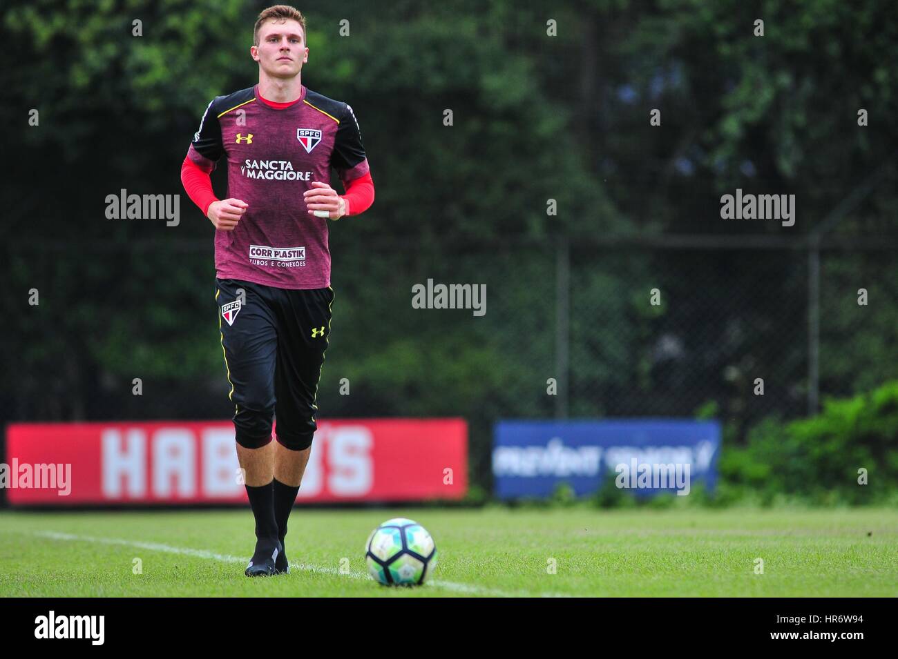 SÃO PAULO, SP - 27.02.2017: TREINO DO SPFC - Lucas Perri during ...