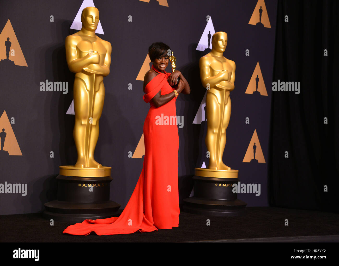 Viola davis 359 89th academy awards oscars hi-res stock photography and ...