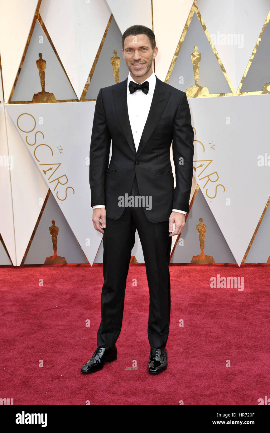 Hollywood, California. 26th Feb, 2017. Travis Knight attends the 89th ...