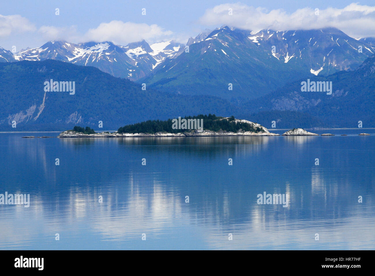 Beautiful Alaskan landscape with mountains and still waters Stock Photo ...