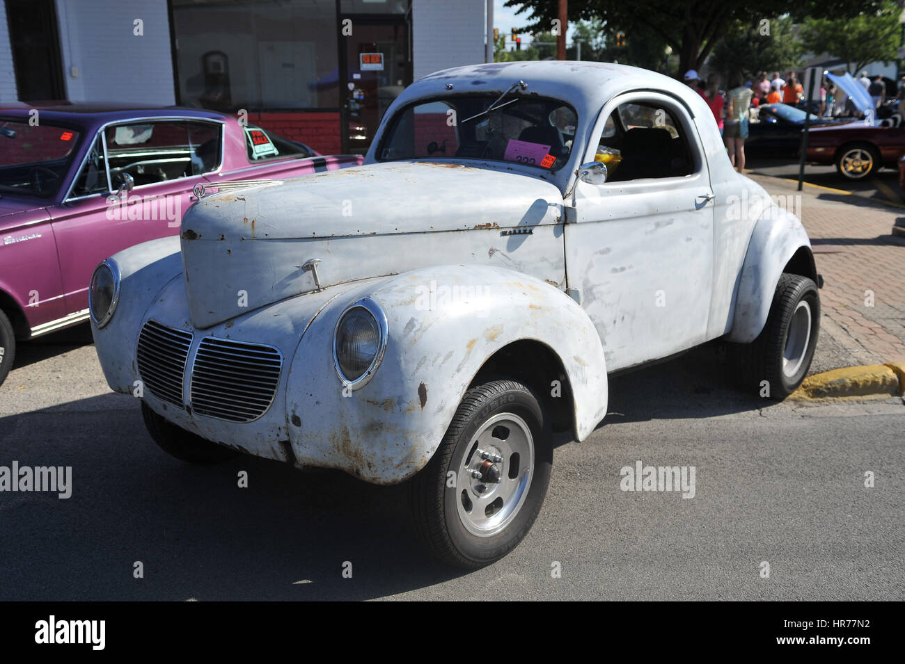 Unpainted hotrod car hi-res stock photography and images - Alamy