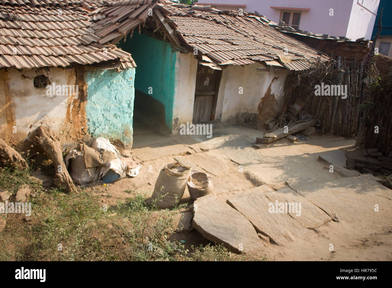 Indian house crumbling hi-res stock photography and images - Alamy