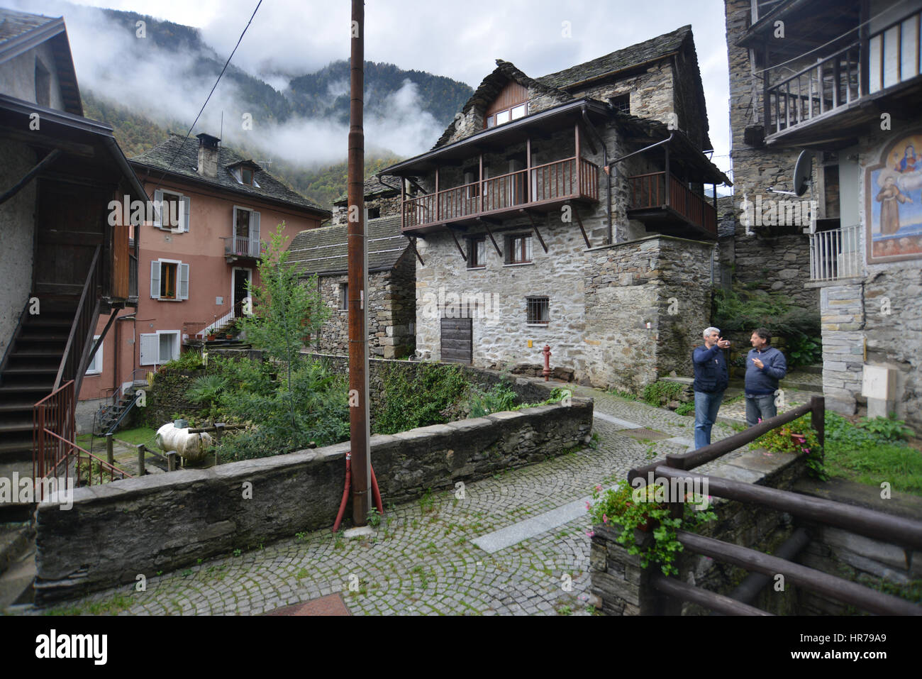 Val d'Ossola, Valle Antrona, Paese di Viganella Stock Photo - Alamy