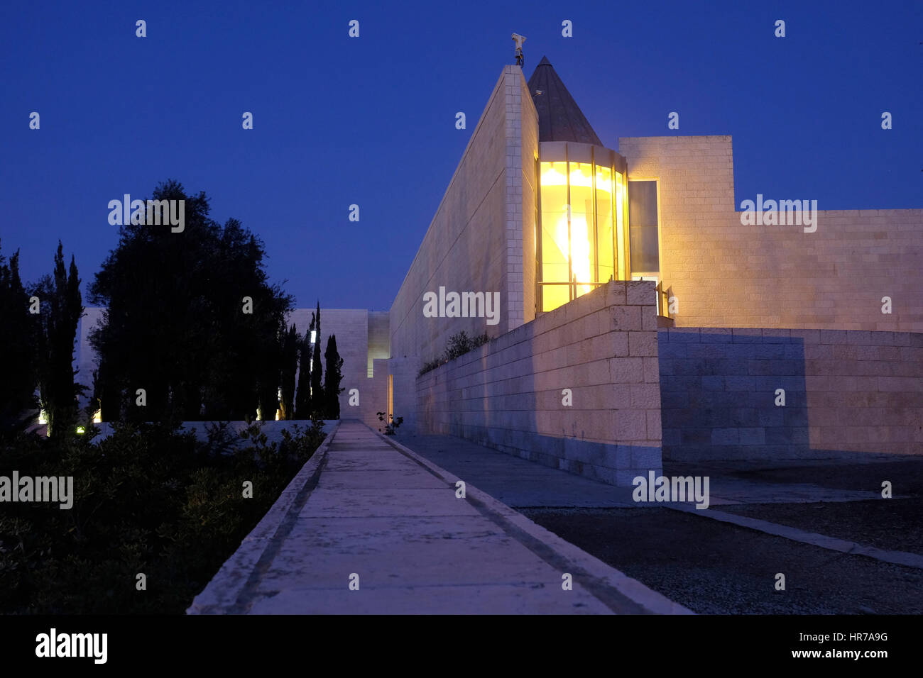 View supreme court israel building hi-res stock photography and images ...
