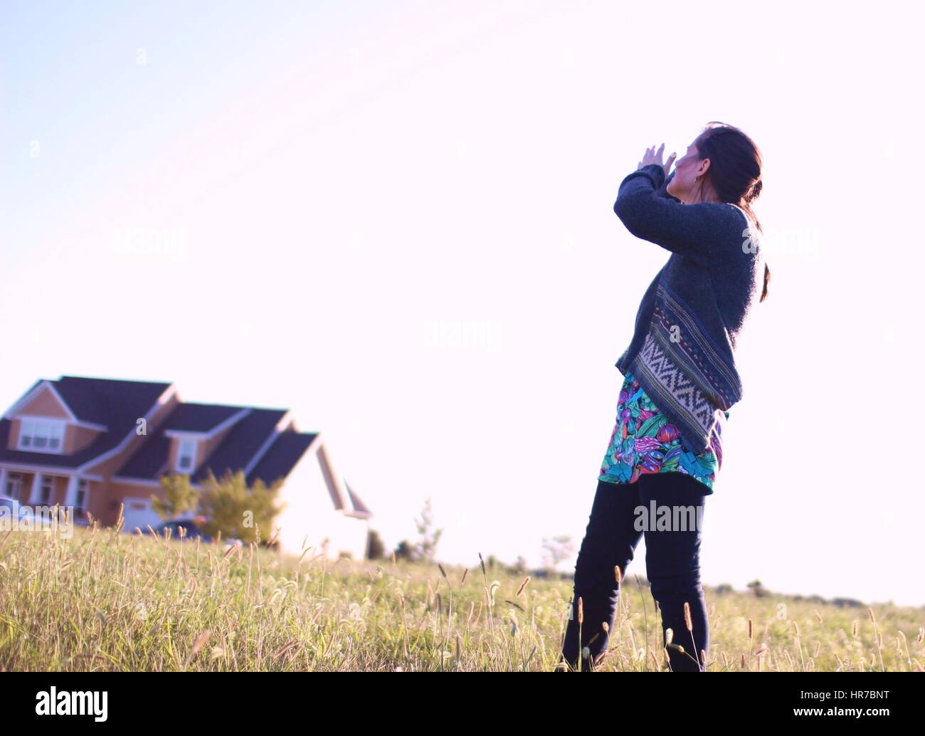 Girl in wheatfield hi-res stock photography and images - Alamy