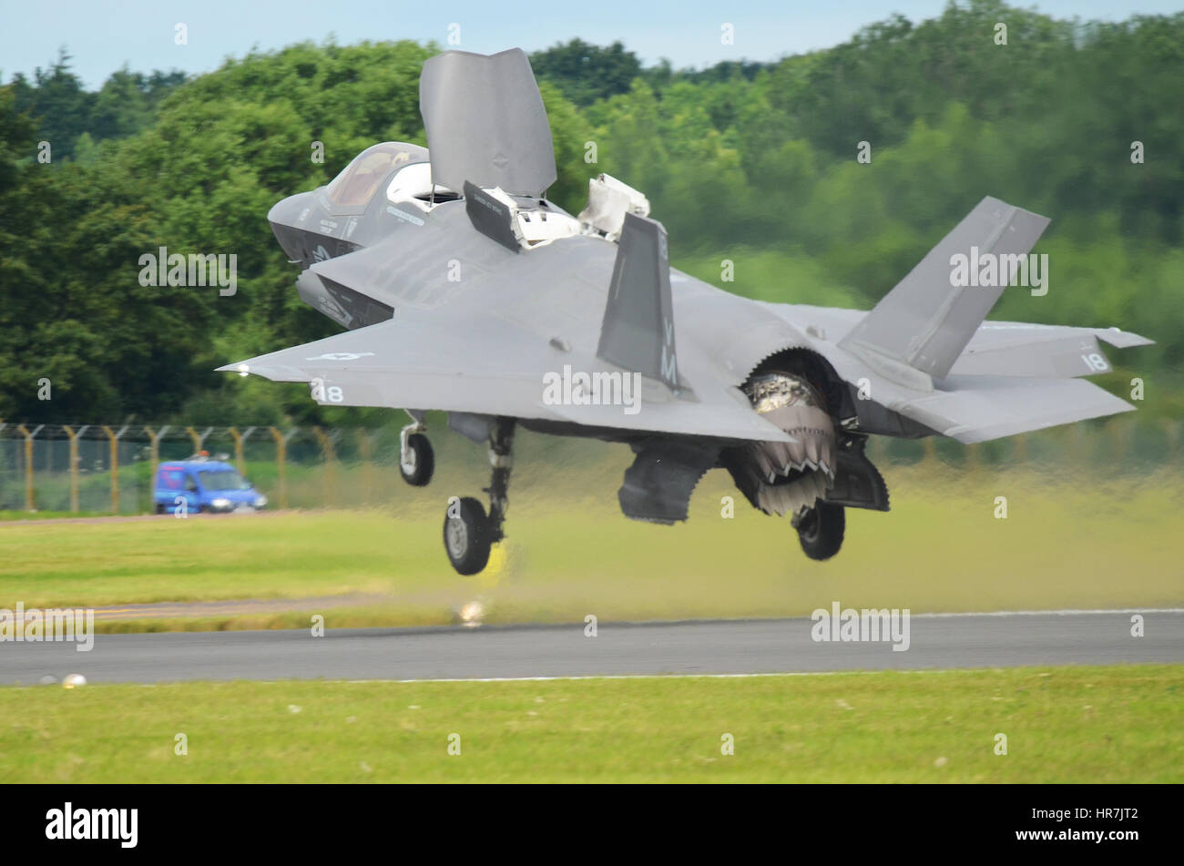 Vectoring nozzle hi-res stock photography and images - Alamy