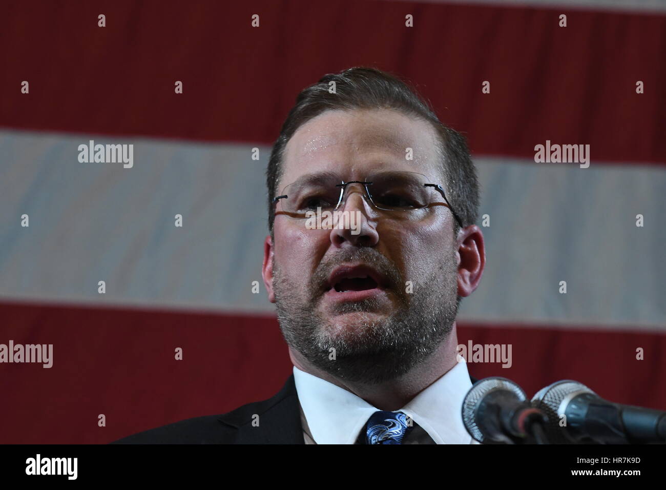 Lawyer army veteran james thompson hi-res stock photography and images ...