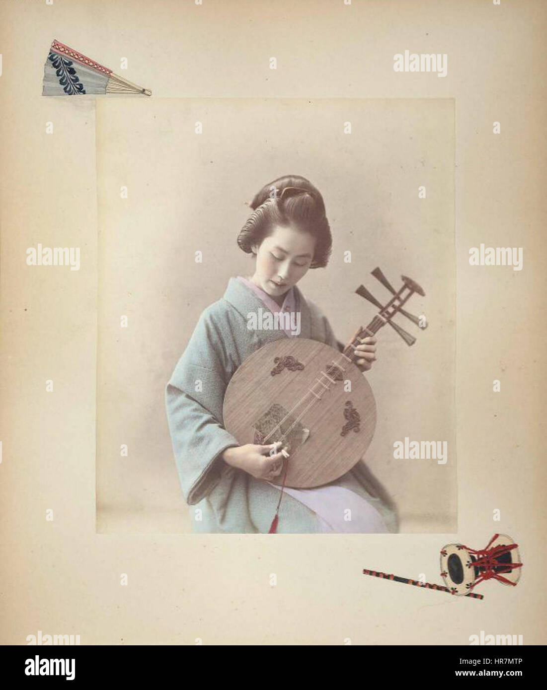 Zither instrument hi-res stock photography and images - Alamy