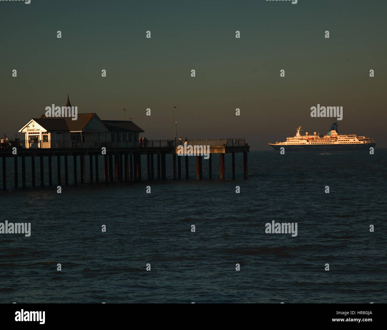 Southwold pier with Saga Pearl 11 liner Stock Photo - Alamy