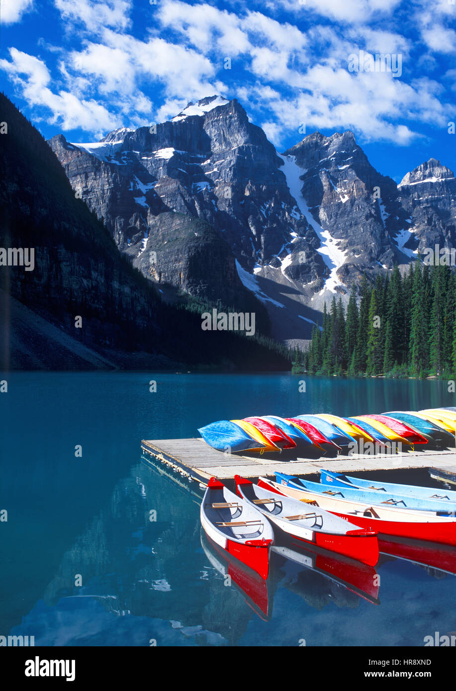Crystal lake alberta canada hi-res stock photography and images - Alamy
