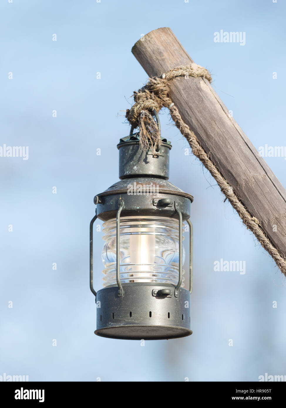 Simple street lamp-post, old vintage lamp hanging Stock Photo - Alamy