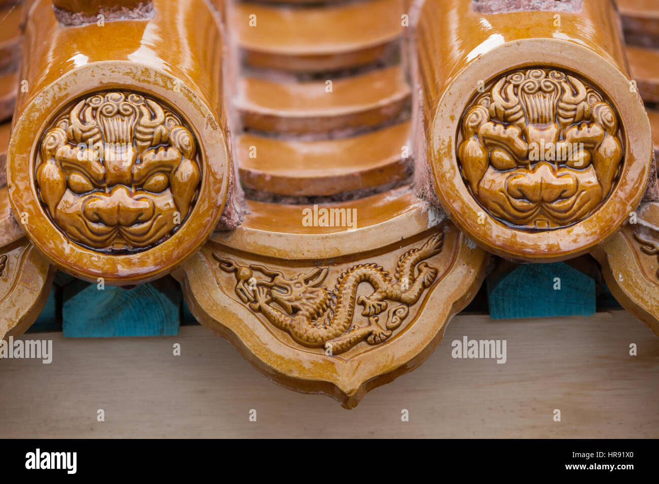 Traditional Chinese glazed roof tiles Stock Photo - Alamy