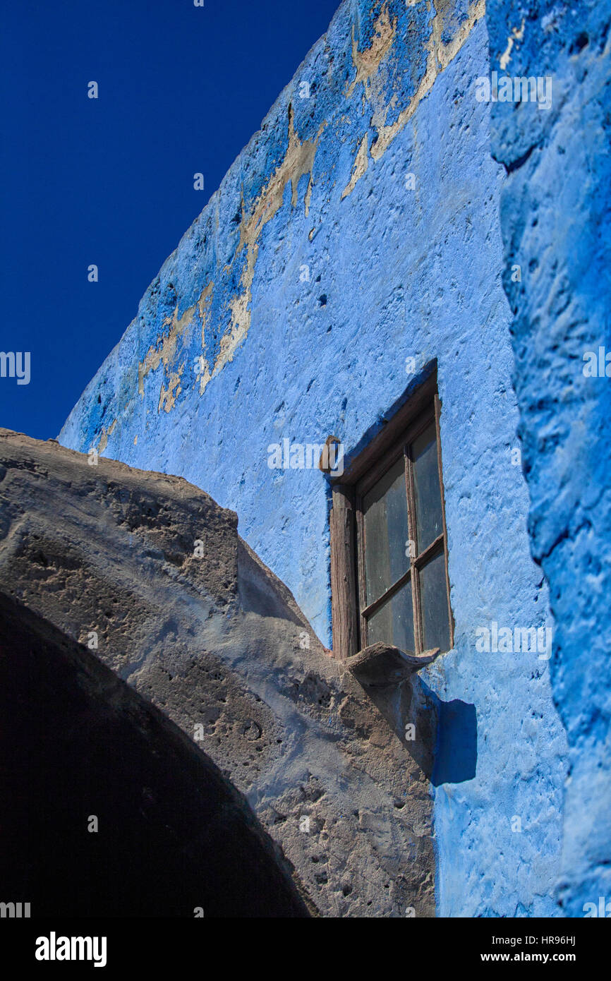 Old concrete building hi-res stock photography and images - Alamy