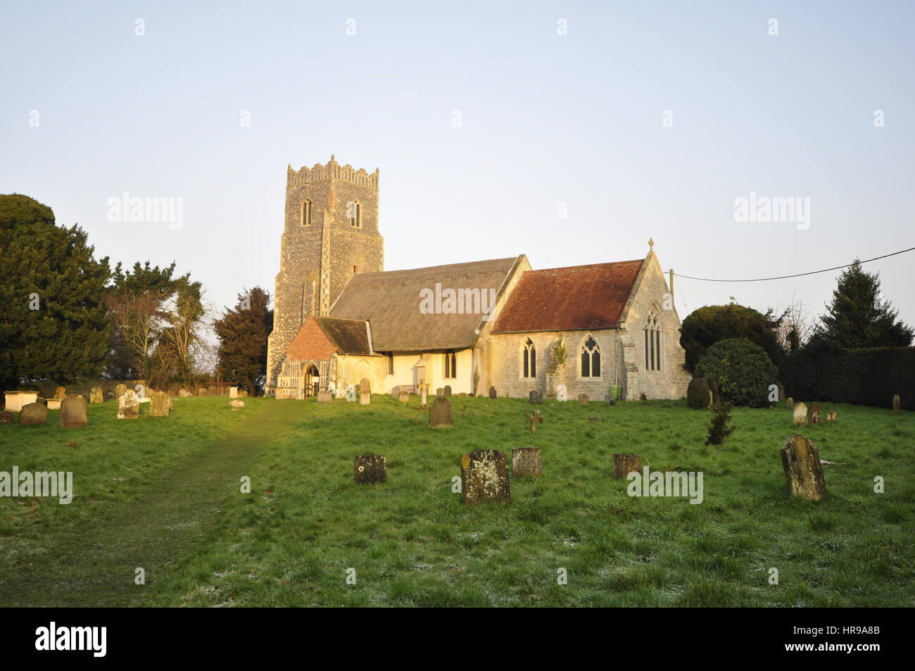 St botolphs church churchyard hi-res stock photography and images - Alamy