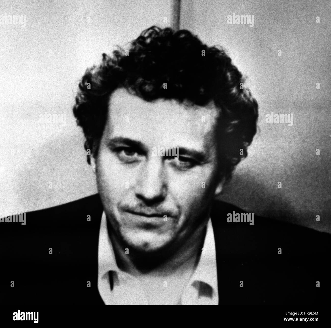 Tiny cornish cove talland bay hi-res stock photography and images - Alamy