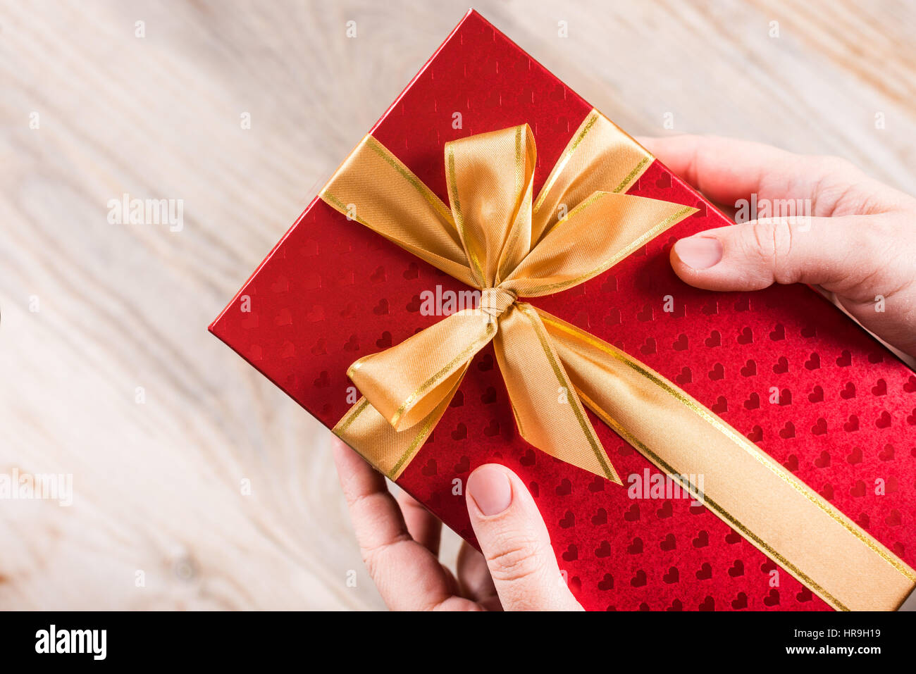 Happy birthday gift hi-res stock photography and images - Alamy