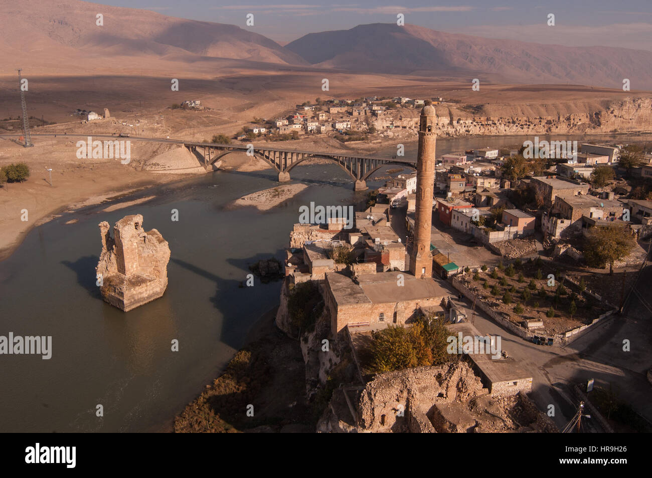 Hasankeyf kurdistan landscape turkey hi-res stock photography and ...