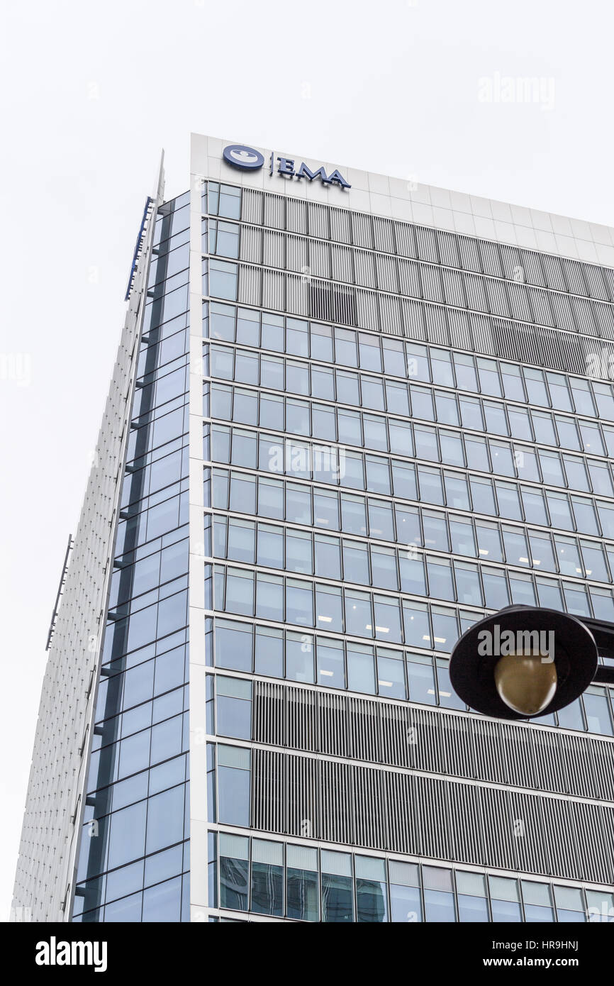 EMA building, Canary Wharf, London, one of the city's two financial ...