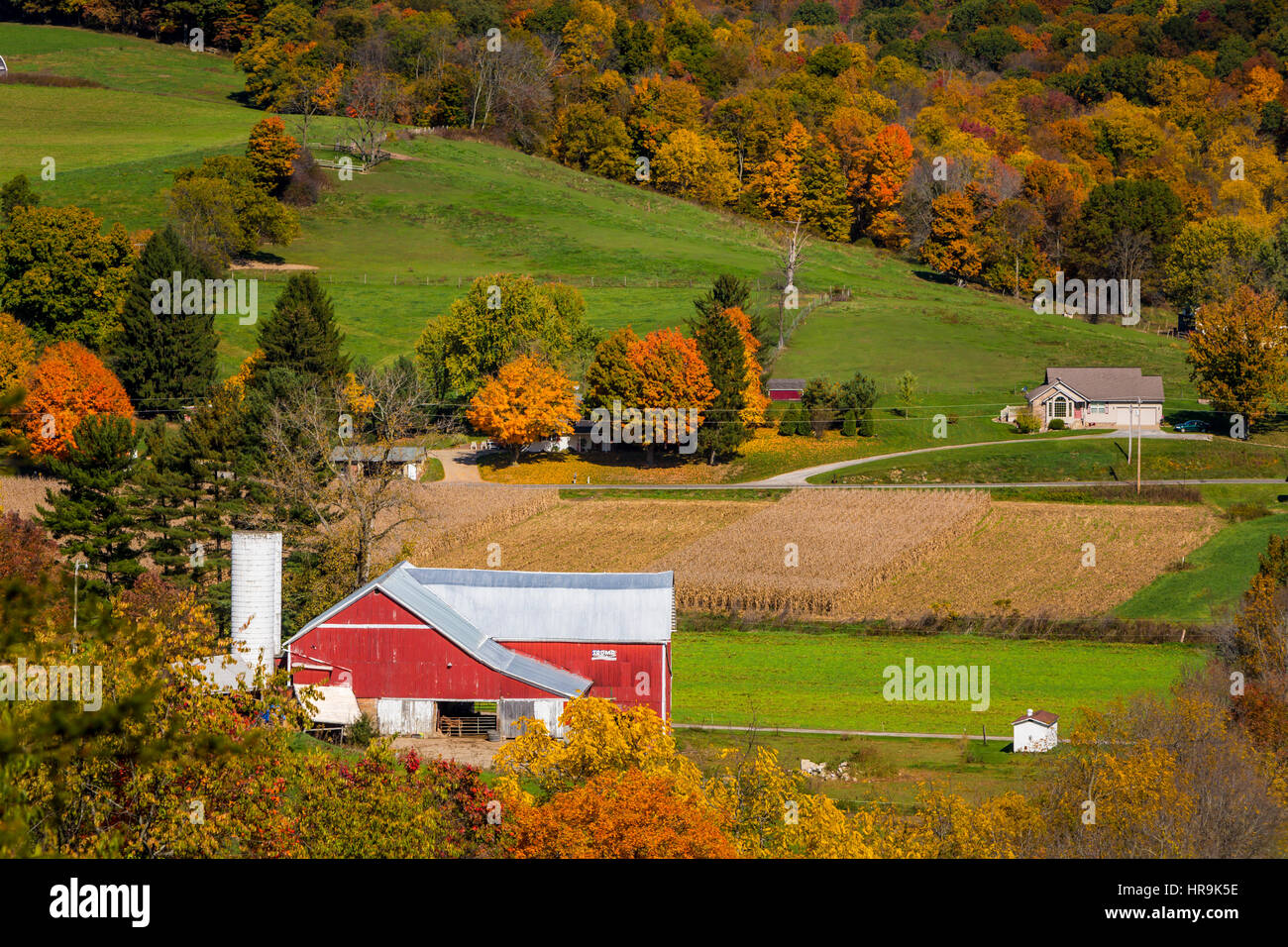 Amish farms hi-res stock photography and images - Alamy