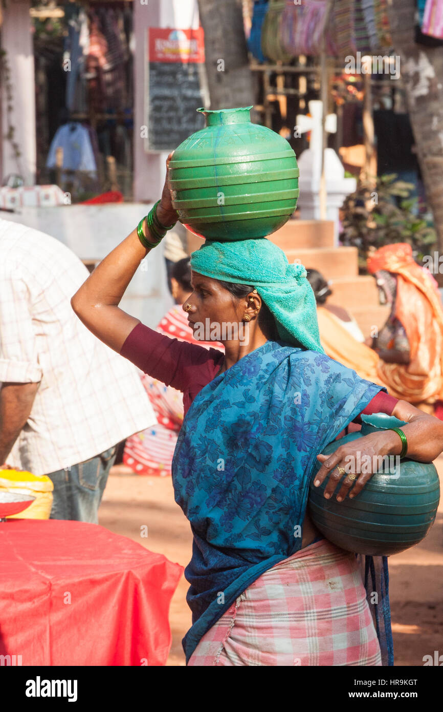 Woman head loading hi-res stock photography and images - Alamy
